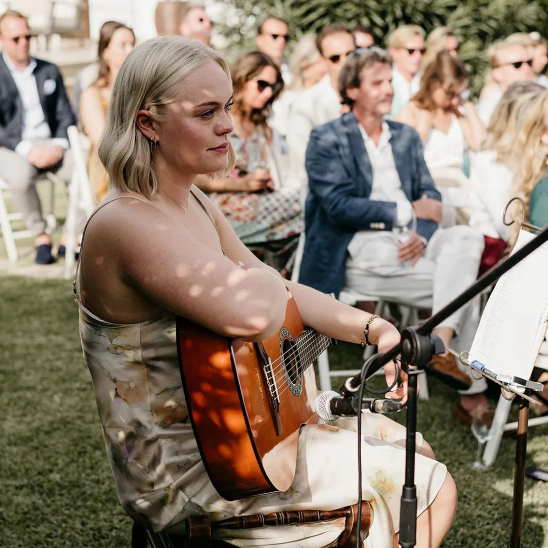 Sarah Burger inhuren | Gigstarter