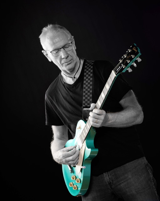 Book Soloartist Tony King for your event | Gigstarter