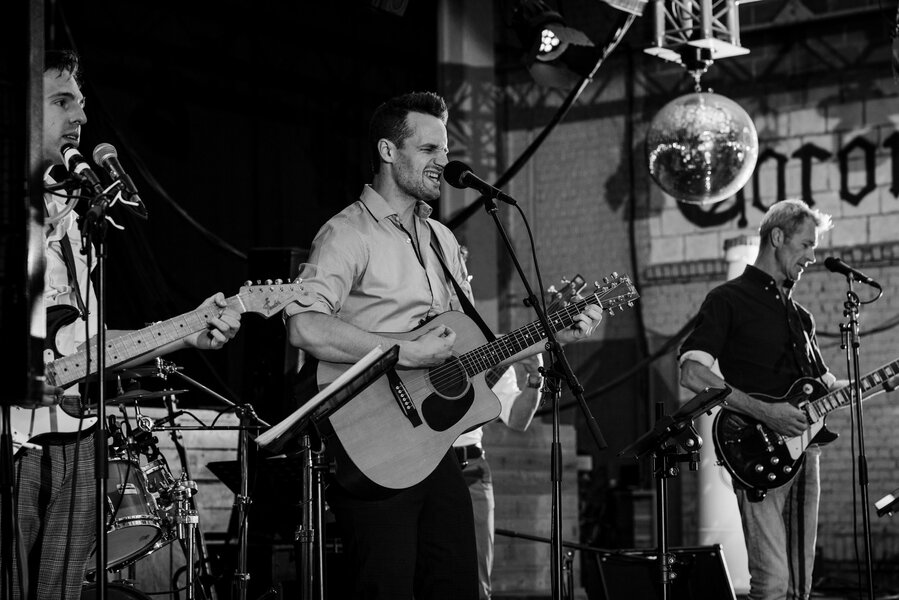 Boek The Simons | Gigstarter